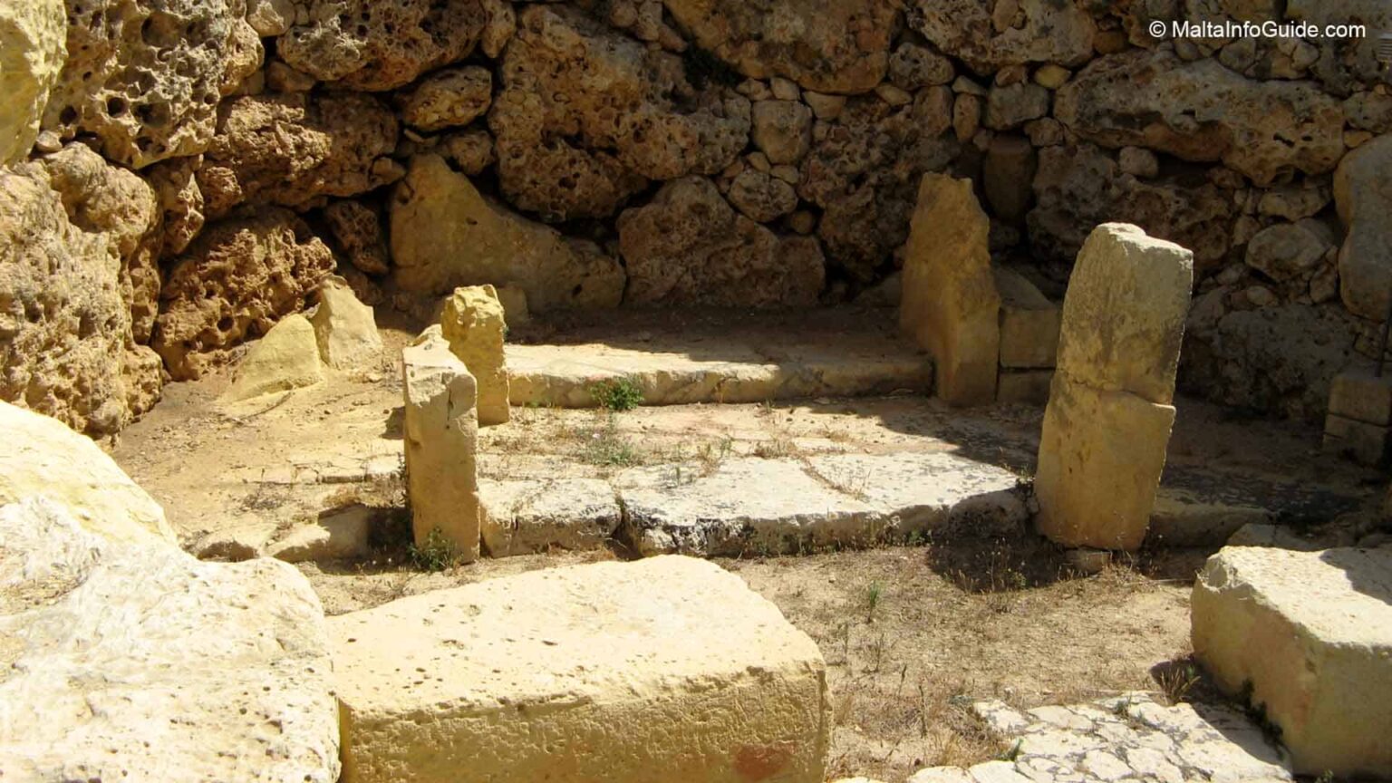 The rich History of the Ġgantija Temples - Gozo - Ferry to Comino